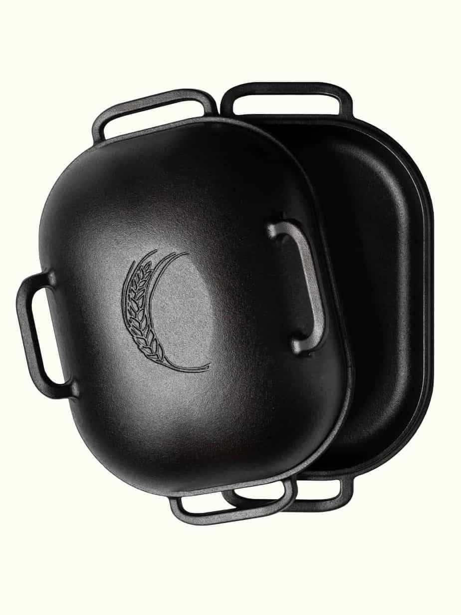 The Challenger Bread Pan VS Dutch Oven | Which is better for bread?